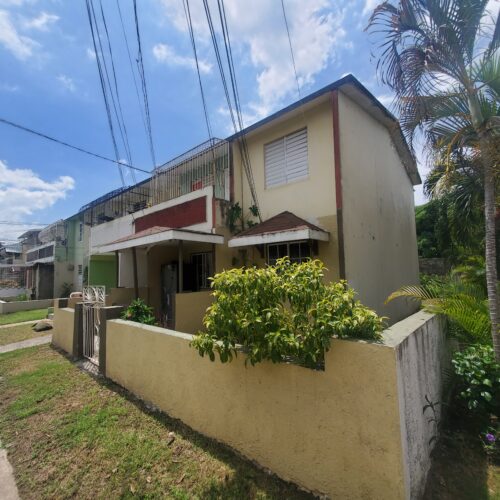 STRATA LOT 1, 34 MARKLAND CLOSE (PART OF #48 & 50 SHORTWOOD ROAD ...